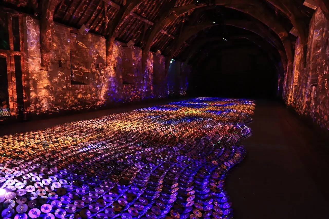 Bruce Munro: few artists manipulate light like him : DesignWanted